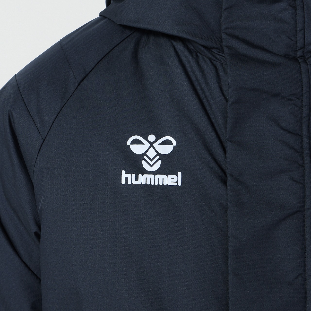 チームパデッドロングコート｜hummel｜ヒュンメル公式オンラインストア